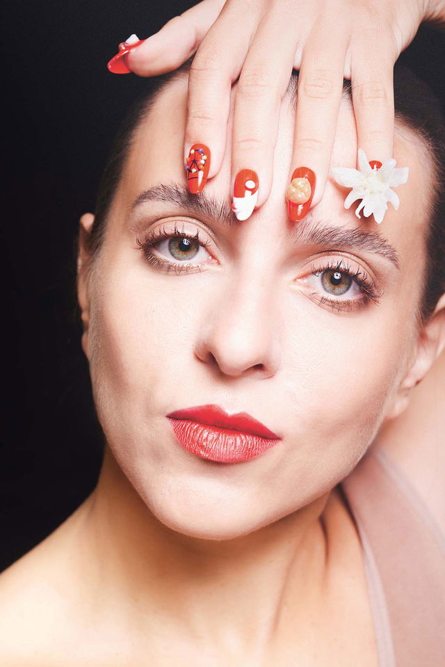 Nagelbettgeschichten - FALTER