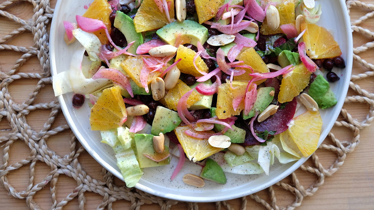 Rezept: Mit diesem Salat geht im Wintergrau die Sonne auf - FALTER