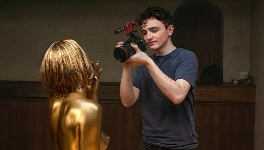 Kritik Kino: „Truly Naked“ – Ein gewagtes Spielfilmdebüt - FALTER