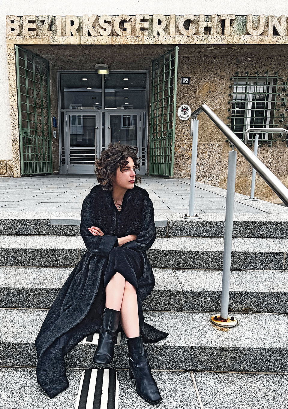 Biss in den Po, versengte Nase: Bezirksgerichtsdrama um ORF-Krimistar ...