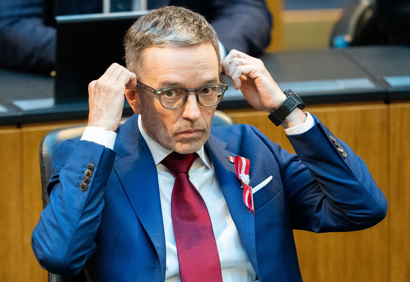 FPÖ: Der ausgelieferte Kickl und seine geheimen Verträge - FALTER