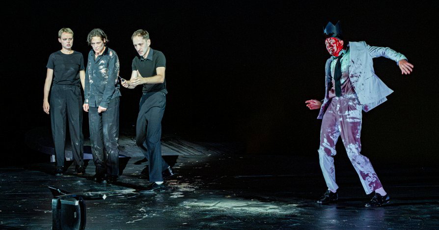 Shakespeare und Politik: Theaterblut aus Quetschdosen - FALTER