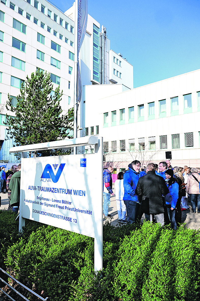 Schließung des Lorenz-Böhler-Spitals: Wird jetzt gestreikt? - FALTER