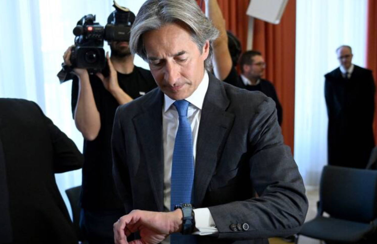 Notiz zu Karl-Heinz Grasser. - FALTER